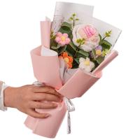 China Hand-Knitted Rose Flower Bouquet - Artisanal Yarn Floral Arrangement for sale