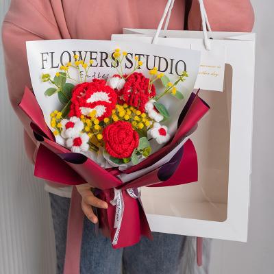 China 40x30cm Carnation Knitted Yarn Bouquet Beautiful Mother's Day Present for sale