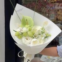 China Fenghua Artistic shaped paper flower packaging paper, thickened 157g cowhide material flower shop flower packaging material for sale