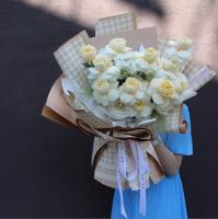China The new popular light luxury series of Hera paper flower packaging materials, gift rose bouquet wrapping paper, and flower shop supplies for sale