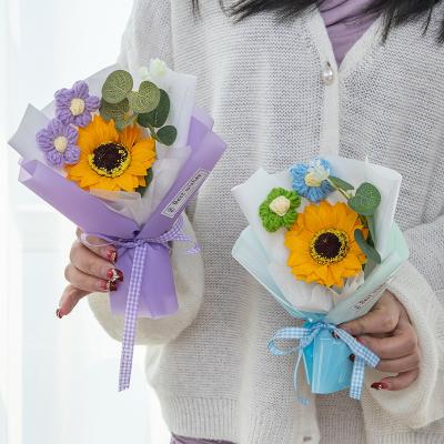 China Handmade sunflower puff bouquets, finished flower bouquets, festival gifts for sale