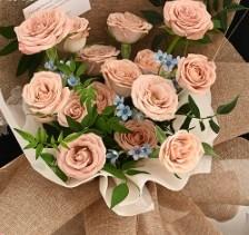 China New Exquisite Color Linen Roll Flower Packaging Paper for sale