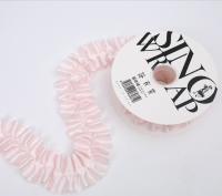 China Cake skirt edge small fragrant wind flower bouquet packaging fresh flower bouquet packaging white skirt edge wrinkled ribbon DIY material for sale