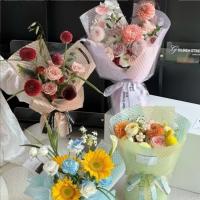China Flower Language Qixi Festival New bubble water glass bubble film wrapping paper 12-filament glass texture film flower packaging material for sale