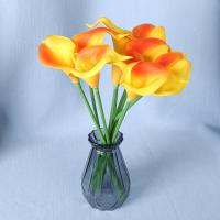 China Cross-border wholesale of simulated hand feel PU calla lily bouquets, artificial flowers, plastic flowers, wedding living room decoration and display flowers for sale