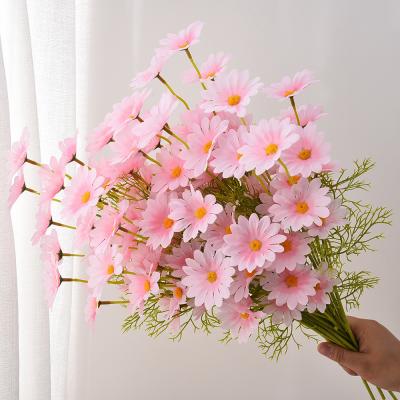 China Chamomile and Daisy Simulation Flowers Living Room Decoration Home Decoration Photography Props Wedding Handheld Flowers Fake Flowersnts Advanced Touching Bouquet Creation for sale