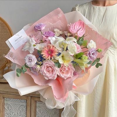 China Popular waterproof pleated paper, honeycomb paper, flower packaging, mesh art paper, floral packaging, bouquet lining, gift paper for sale