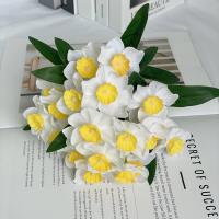 China A bunch of real narcissus flowers for a fresh and clean living room and dining table decoration, artificial floral art, silk flowers and artificial flowers for sale