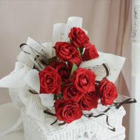 China Retro English newspaper, kraft paper, Valentine's Day bouquet wrapping paper, rose flower packaging material, roll wrapping paper for flowers for sale