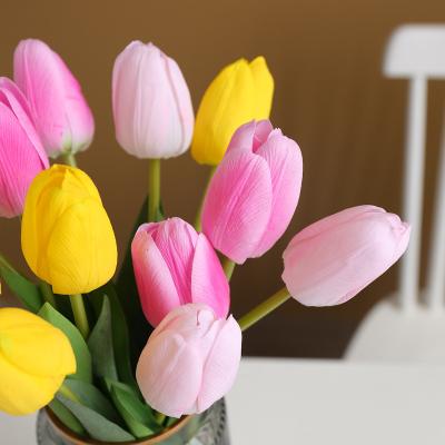 China Artificial flowers with a wet feel, high-end texture, tulip home decoration ornaments, photography props, Lafite tulip artificial flowers for sale