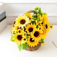 China The new seven-headed sunflower product, the small bouquet, is a popular cross-border bestseller for home living room decoration for sale