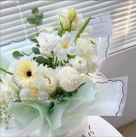 China New handkerchiefs are waterproof jelly film flower wrapping paper materials for strawberry bouquets and fresh flowers for sale