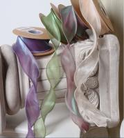 China Handmade DIY Material Black Bow Ribbon and Man-Made Silk Texture Fishtail Yarn for Fresh Flower Bouquet Packaging for sale
