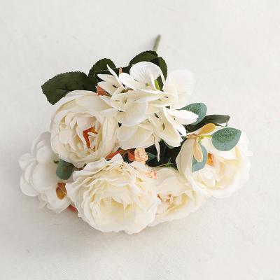 China Simulated European style small handle bouquet of roses, fake flowers, living room home decoration, simulated bouquet of 6 hydrangeas, hibiscus roses for sale