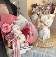 China 35*50cm Speacialty Paper Packaging The Ideal Choice For Eternal Night Star River Flower Arrangement for sale