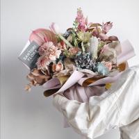 China Plastic Florist Wrapping Bouquet Packing Paper Valentine's Day Dual-Color Film Waterproof Gold Paper for Flower Packaging for sale