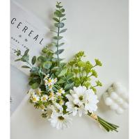China Simulated flower daisy bouquet bottle, hand tied flower table, bundle fake flowers, photography props, cross-border hot selling silk flowers for sale