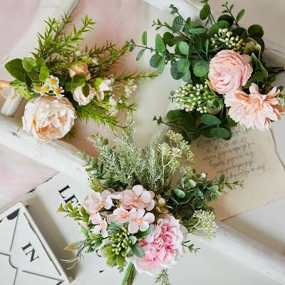 China Simulated flower daisy bouquet bottle, hand tied flower table, bundle fake flowers, photography props, cross-border hot selling silk flowers for sale