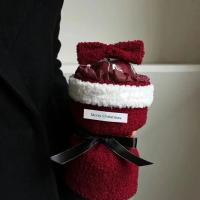 China Christmas bouquet, Christmas Eve single bow apple cone bouquet, handmade diy material package, Christmas gift for sale