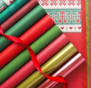 China Partysu Christmas Red Green Series Waterproof Floral Flower Packaging Paper Vibrant and Waterproof for sale