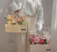 China Flower cake box, transparent pvc folding fruit flower box, Valentine's Day hand-held flower arrangement box, and popular flower gift box for sale