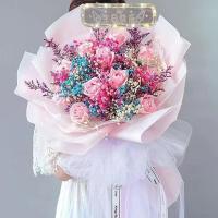 China Baby's Breath Artificial Soap Flower Bouquet With White Gauze Fale Roses Flowers Valentine's Day Gift for sale