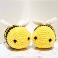 China HOT Selling Crochet Fuzzy Bee Stuffed Animal White Wings Cuddly Knit Soft Yarn Plush Bee Toy Amigurumi Crochet Fuzzy Bee for sale