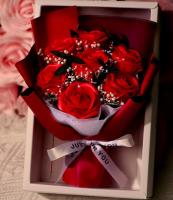 China Valentine's Day Gifts Soap Flower Bouquet Birthday Friends Gift Rose Flowers with Box 17cm for sale
