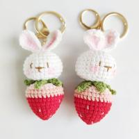 China Crochet Strawberry Bunny Keychain Creative Knit Weaved Handmade Cute Rabbit Carrot Doll Bag Accessories Plush Key Chain for sale