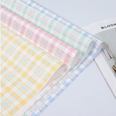 China Bicolor Check Flower Wrap Sheets 58cmX58cm Plastic Film Creative for sale