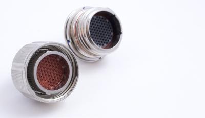 China aerospace connector Amphenol 2M809-002 designed to meet MIL DTL 38999 ruggedness and size criteria for sale