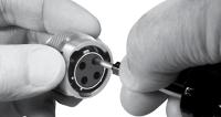 China metal connector EATON UT010LPGN offers excellent signal integrity and corrosion resistance in harsh conditions for sale