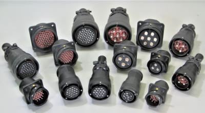 China Durable circular connector JAE Electronics JK06AL4EPN1-F0 with IP67 rating and bayonet locking system for sale