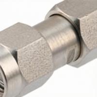 China SMA Male to RP-SMA Male Adapter L-com LCAD91259 with MIL-G-45204 Certification and Frequency Range up to 18 GHz for sale