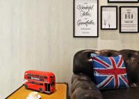 China White Nature Modern Bedroom Wallpaper For Sofa Background , Wood Flooring Looking for sale