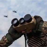 China Security Surveillance Infrared Thermal Imaging Binoculars For Long Range Radar for sale
