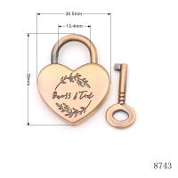 China Bronze Antique Heart Shaped Padlock 39x30.5mm Custom Love Lock OEM ODM for sale