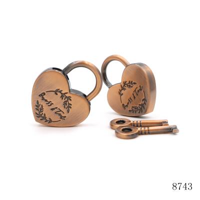 China Bronze Antique Heart Shaped Padlock 39x30.5mm Custom Love Lock OEM ODM for sale