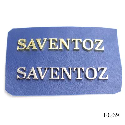 China Custom Zinc Alloy Metal Logo Plates for Handbags Hypoallergenic Corrosion Resistant 1-5cm Sizes for sale
