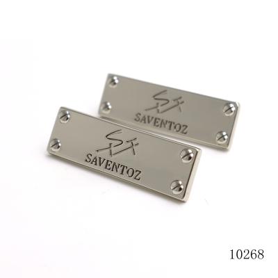 China Nickel Zinc Alloy Custom Metal Labels Square 25mm for Handbags OEM Logo for sale