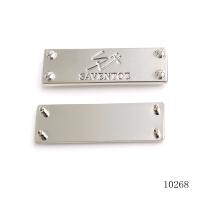China Nickel Zinc Alloy Custom Metal Labels Square 25mm for Handbags OEM Logo for sale