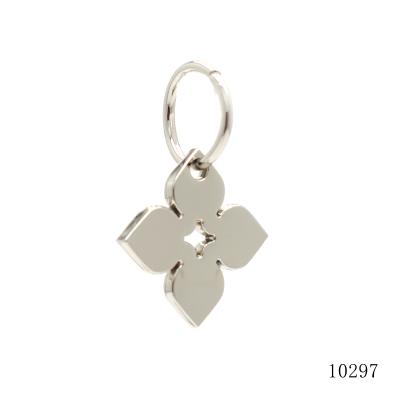 China Custom Metal Key Chain Flower Bag Tag Eco Friendly Silver Zinc Alloy 35 Colors for sale