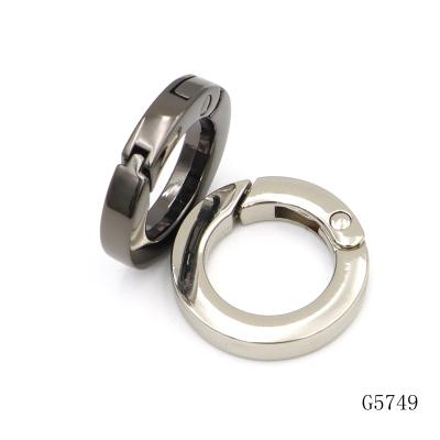 China 17mm Metal Spring O Ring Open Gate Round Carabiner Clasp Flat for sale