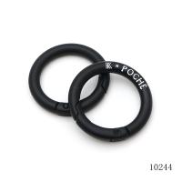 China 26mm Round Carabiner Clip Black Corrosion Resistant Spring O Ring Keychain Connector for sale
