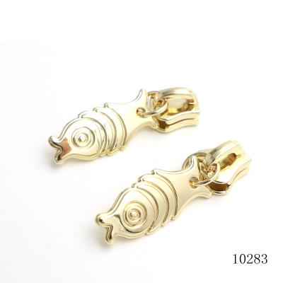 China Zinc Alloy 3D Gold Fish Zipper Pull Charm for Garment Handbag Accessories Custom OEM for sale