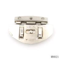 China Heavy Duty Metal Twist Lock for Bags 25mm Zinc Alloy Purse Closure Hardware for sale