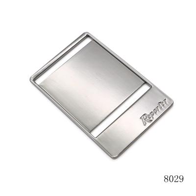 China Custom Zinc Alloy Metal Hang Tag Bright Gunmetal Finish Logo Charm for Bag Strap 500 MOQ for sale