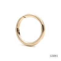 China Gold Plated Round Circle Carabiner Metal Ring Accessories 28mm Spring Gate for sale