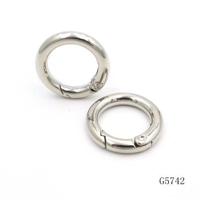 China 30mm Silver Spring Ring Clasp Openable Metal O Ring Buckle for Bags for sale