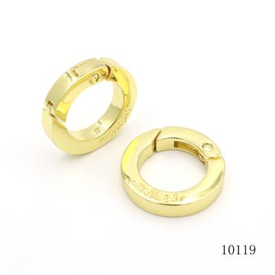 China Custom Metal Spring Ring Carabiner 30mm Round Openable O Ring with Engraved Logo for sale